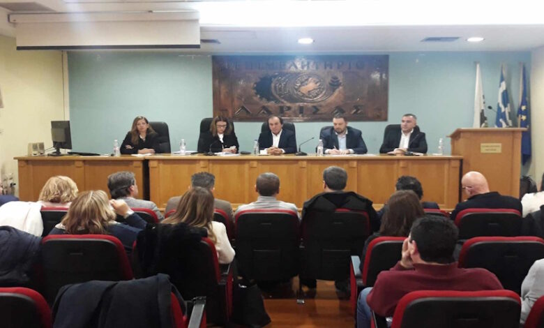 Στο Επιμελητήριο της Λάρισας οι τρεις υποδιοικητές της ΔΥΠΑ για ...