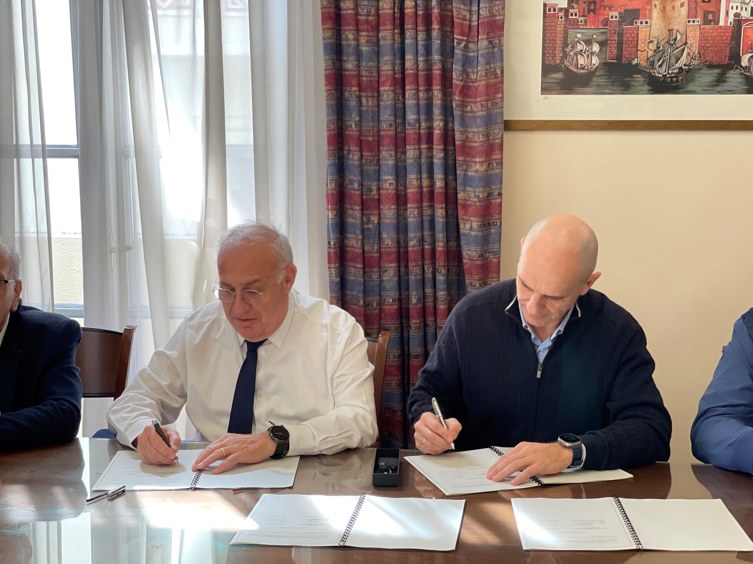 ΒΕΘ – Χρυσός Οδηγός: Υπέγραψαν μνημόνιο συνεργασίας – Κ.Ε.Ε.Ε.